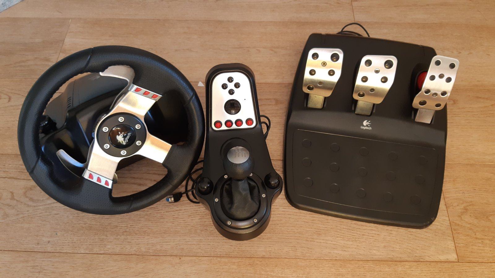 Logitech g27 volan+pedale+mjenjac