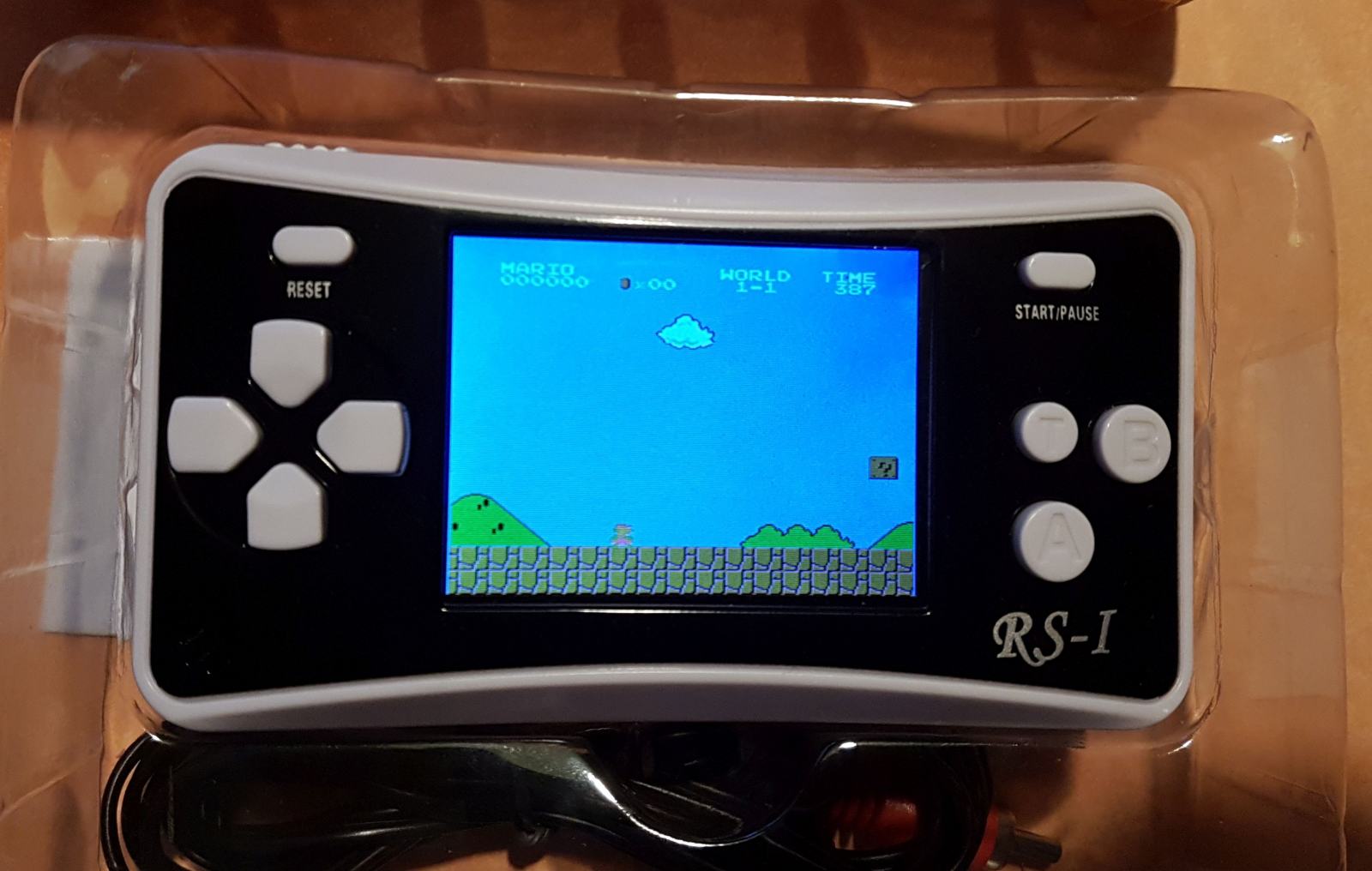 Mobilna konzola sa 152 retro vintage igre