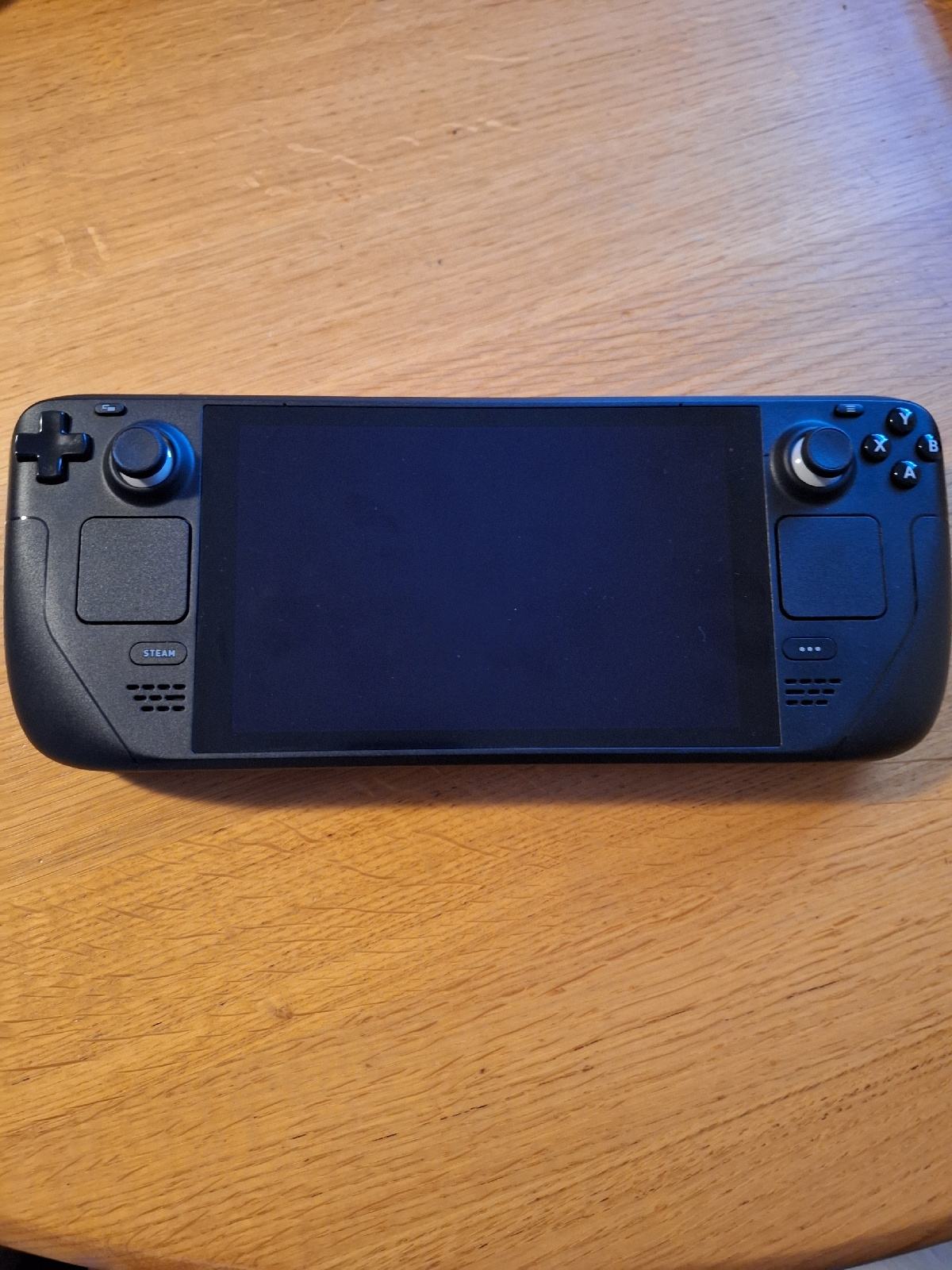 Prodajem steam deck 512 gb