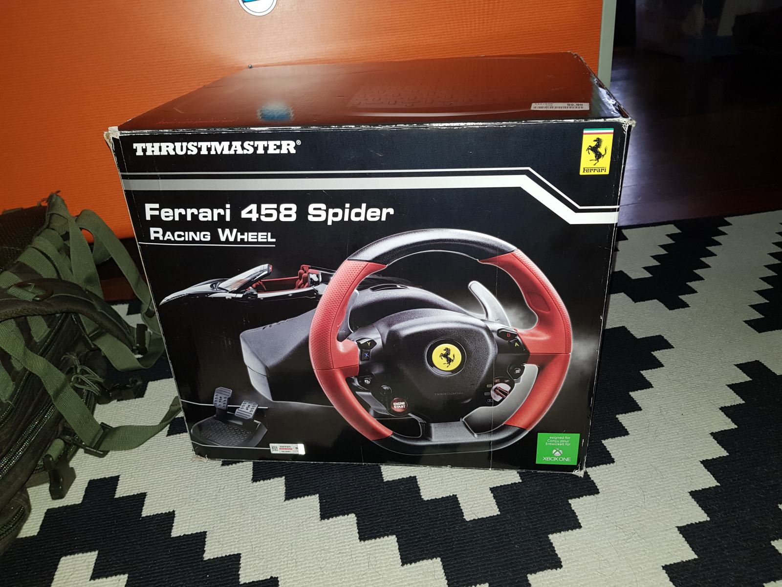 THRUSTMASTER FERRARI 458 SPIDER XBOX ONE VOLAN ZA XBOX ONE I PEDALE