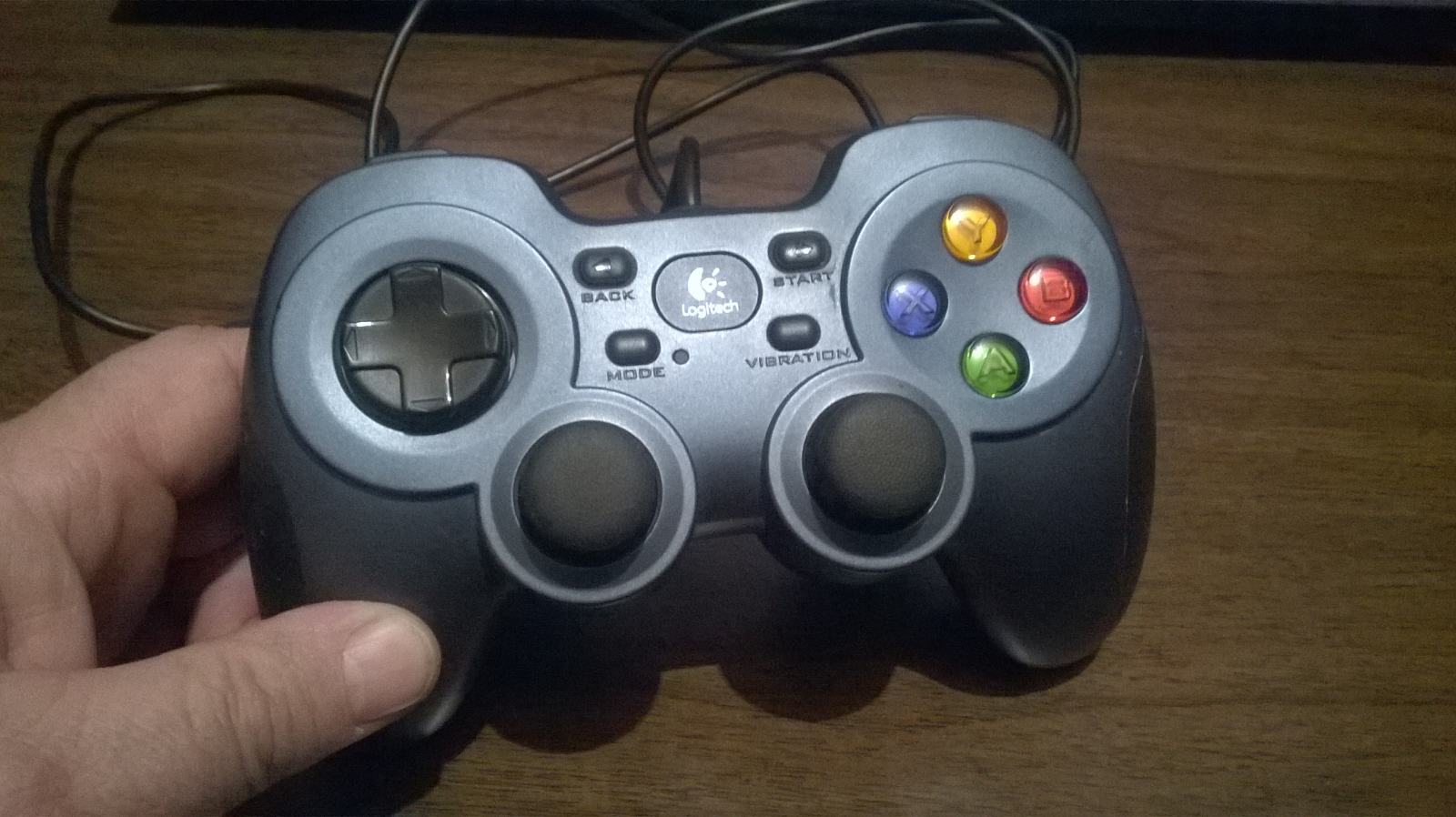 USB ĐOJSTIK LOGITECH RUMBLE GAMEPAD F510