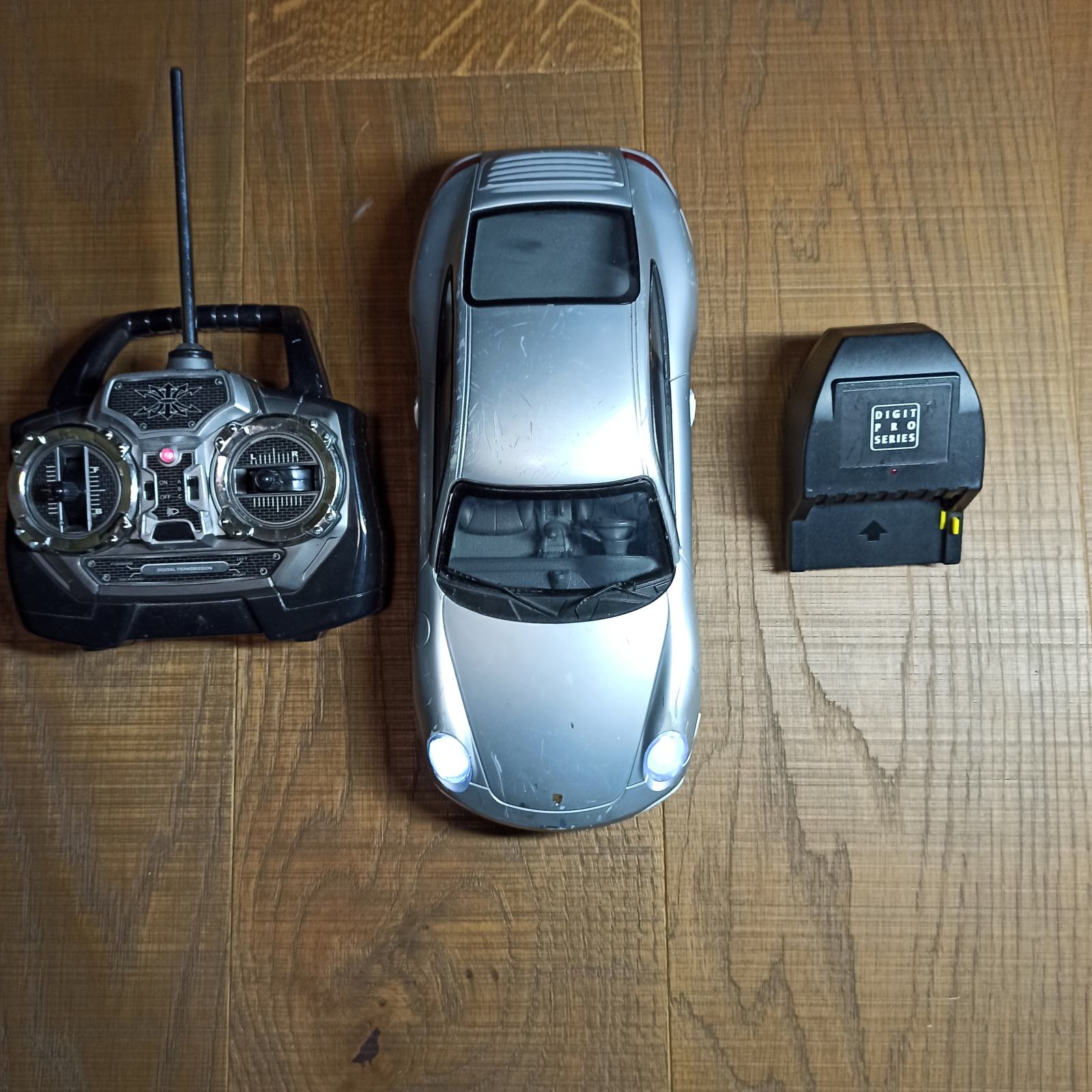 Auto na daljinsko upravljanje.