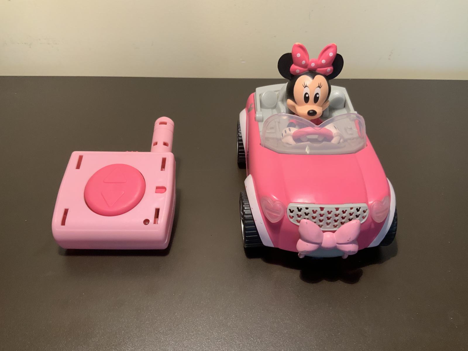 IMC Minnie Mouse City Fun Remote Control Car