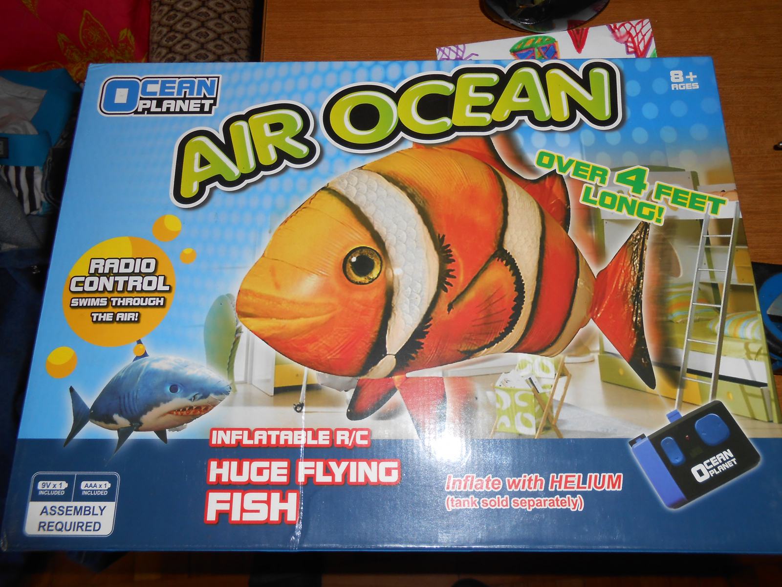 Riba - balon na helij i daljinsko upravljanje