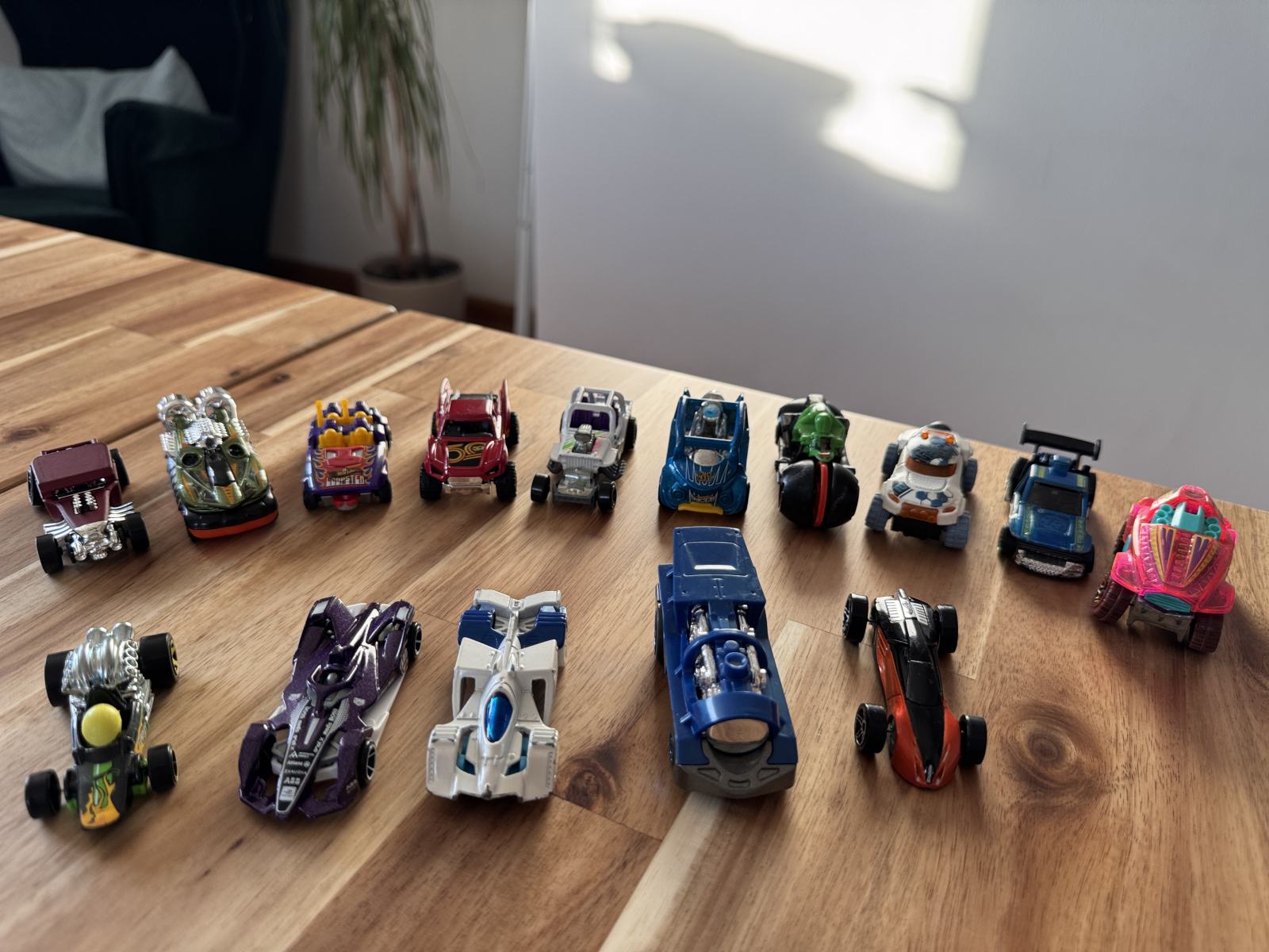 Autici Mattel Hotwheels LOT 15 kom x