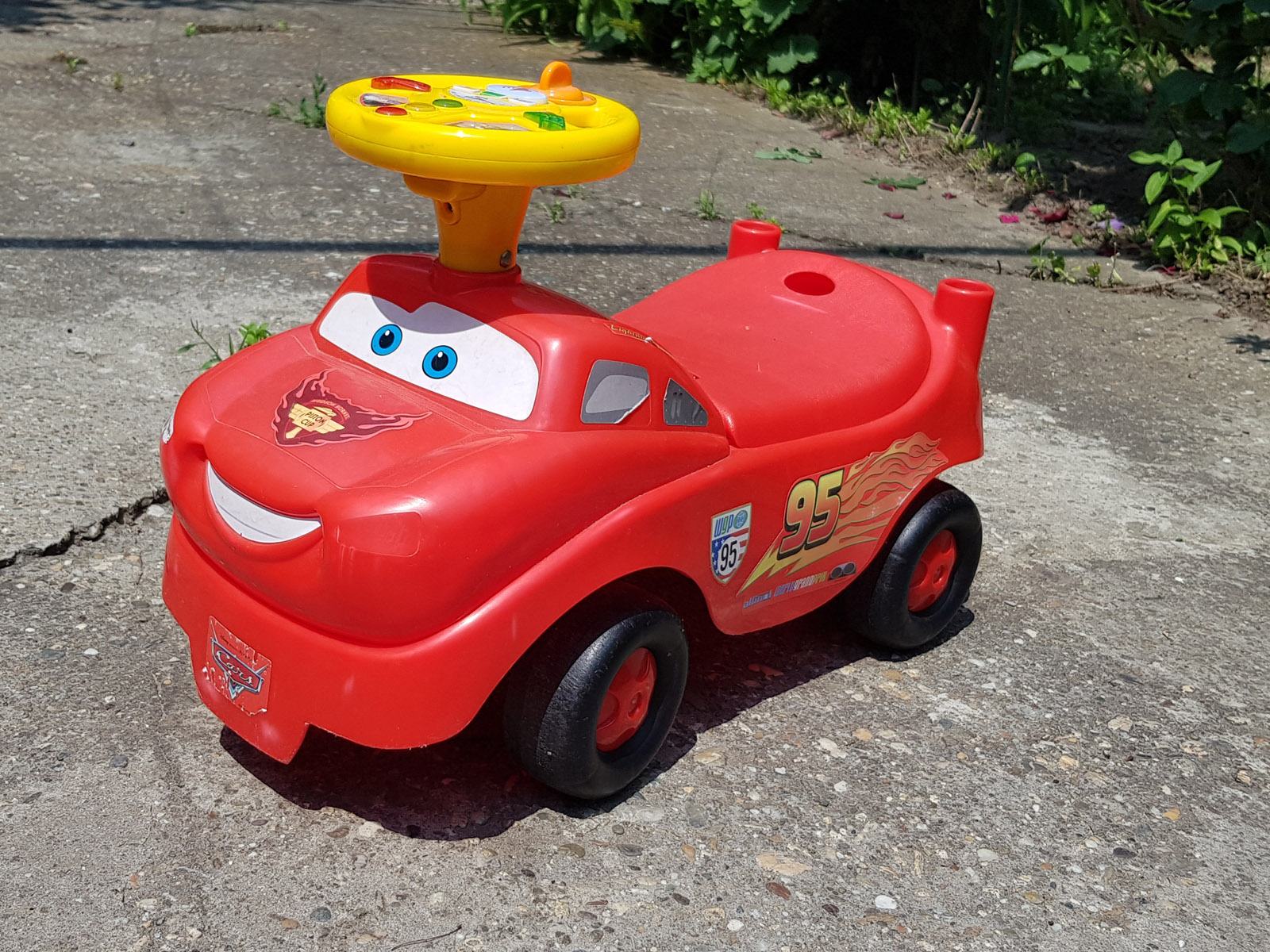 Dječji autić - guralica Munjeviti Jurić