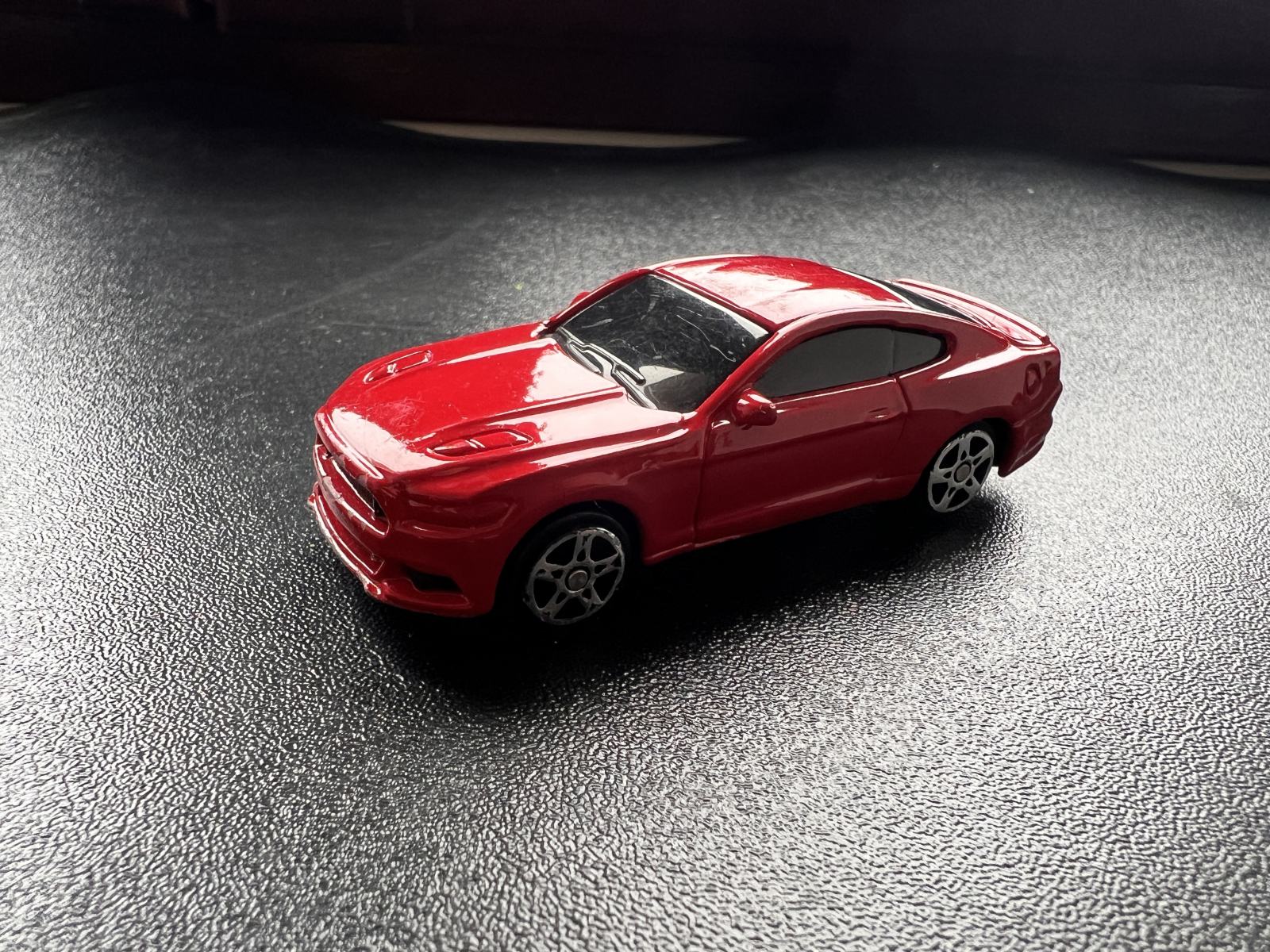 Autic Ford Mustang GT 2015 MAISTO 1:64