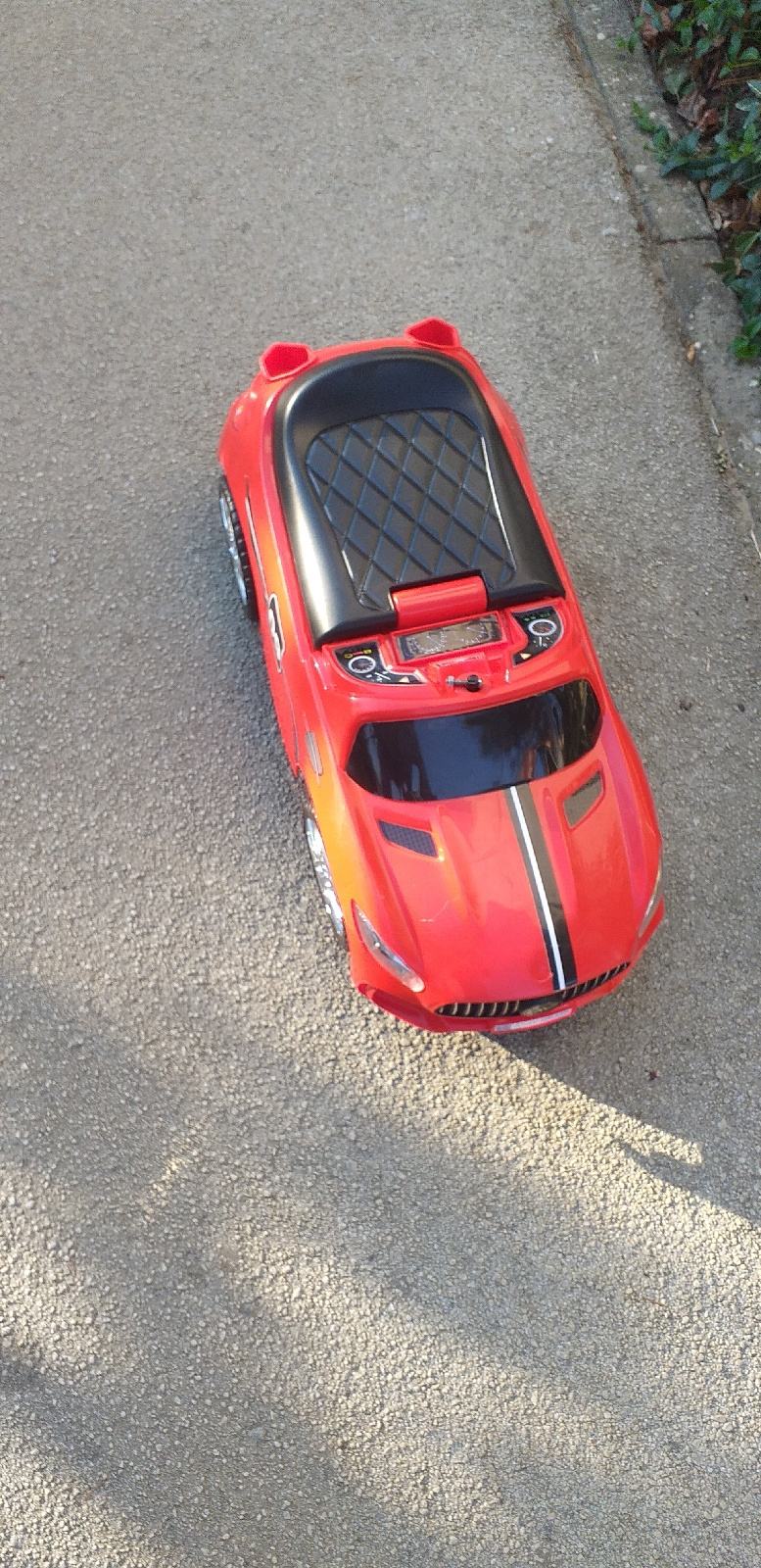 Igračka veliki plastični auto