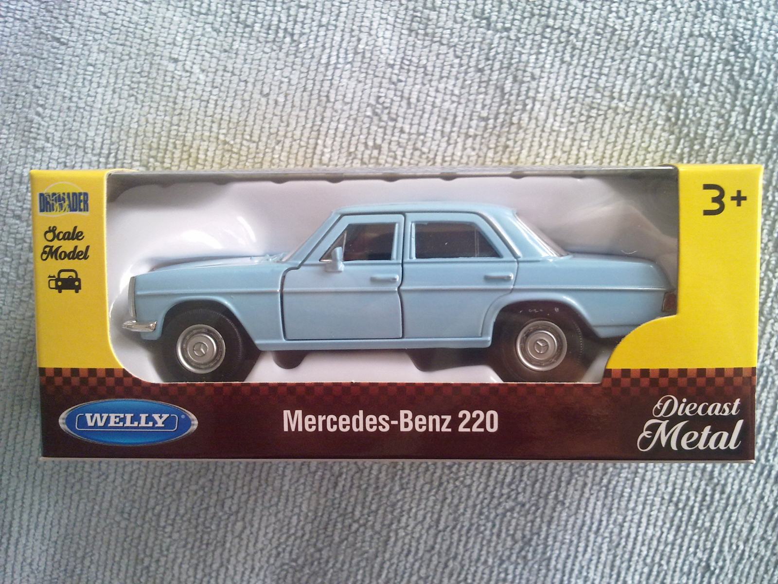 MERCEDES - BENZ 220 oldtimer autić igračka model (NOVO) Welly 1:34