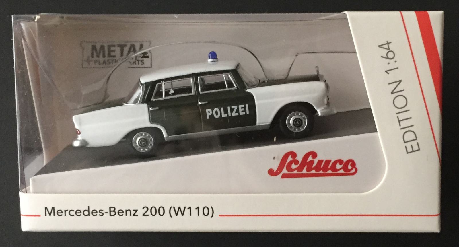 Schuco Mercedes-Benz 200 (W110) Polizei