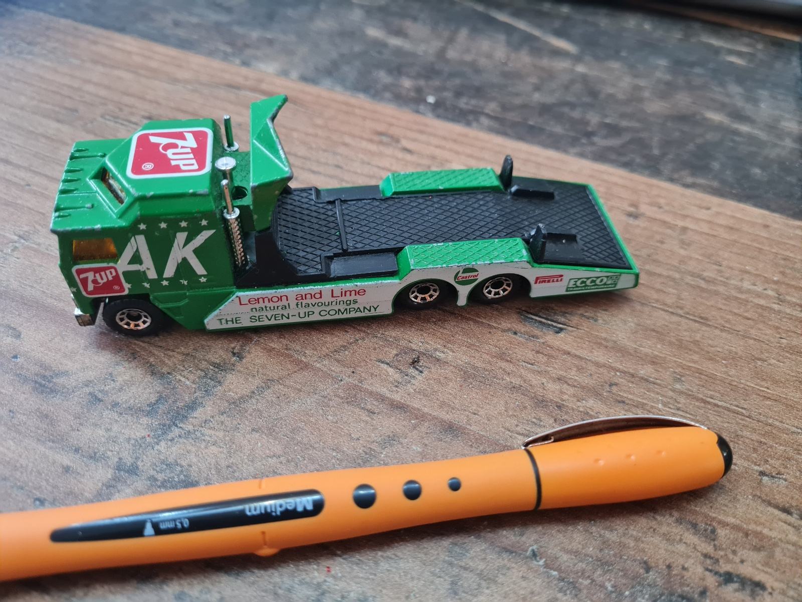 Stara dječja igračka - MATCHBOX kamion