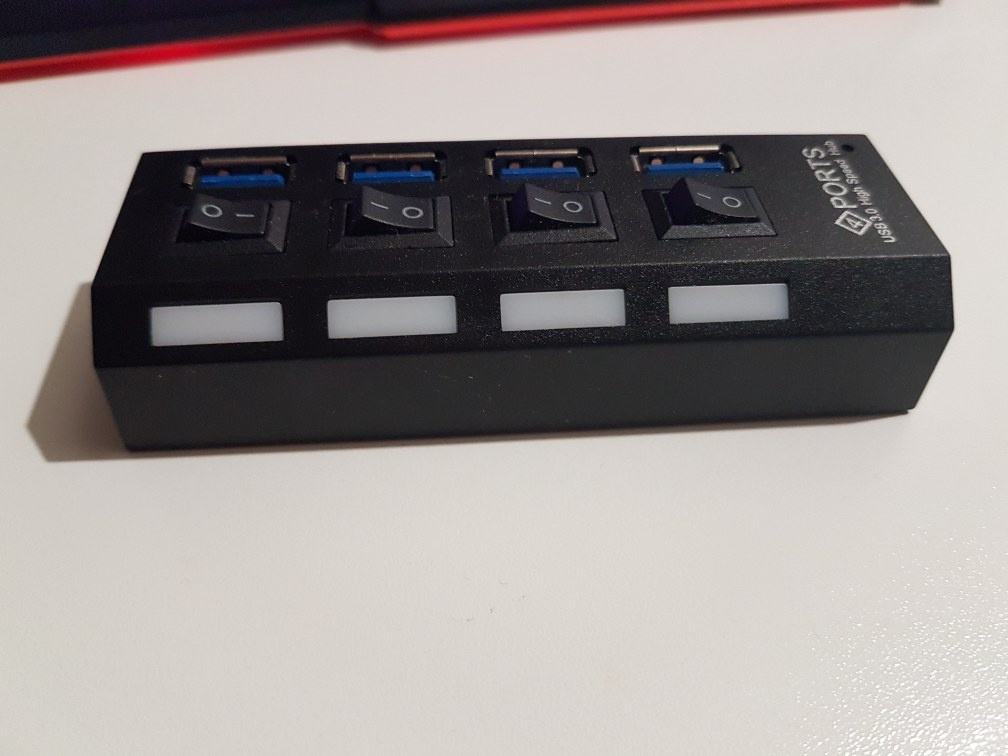 Aktivni USB hub