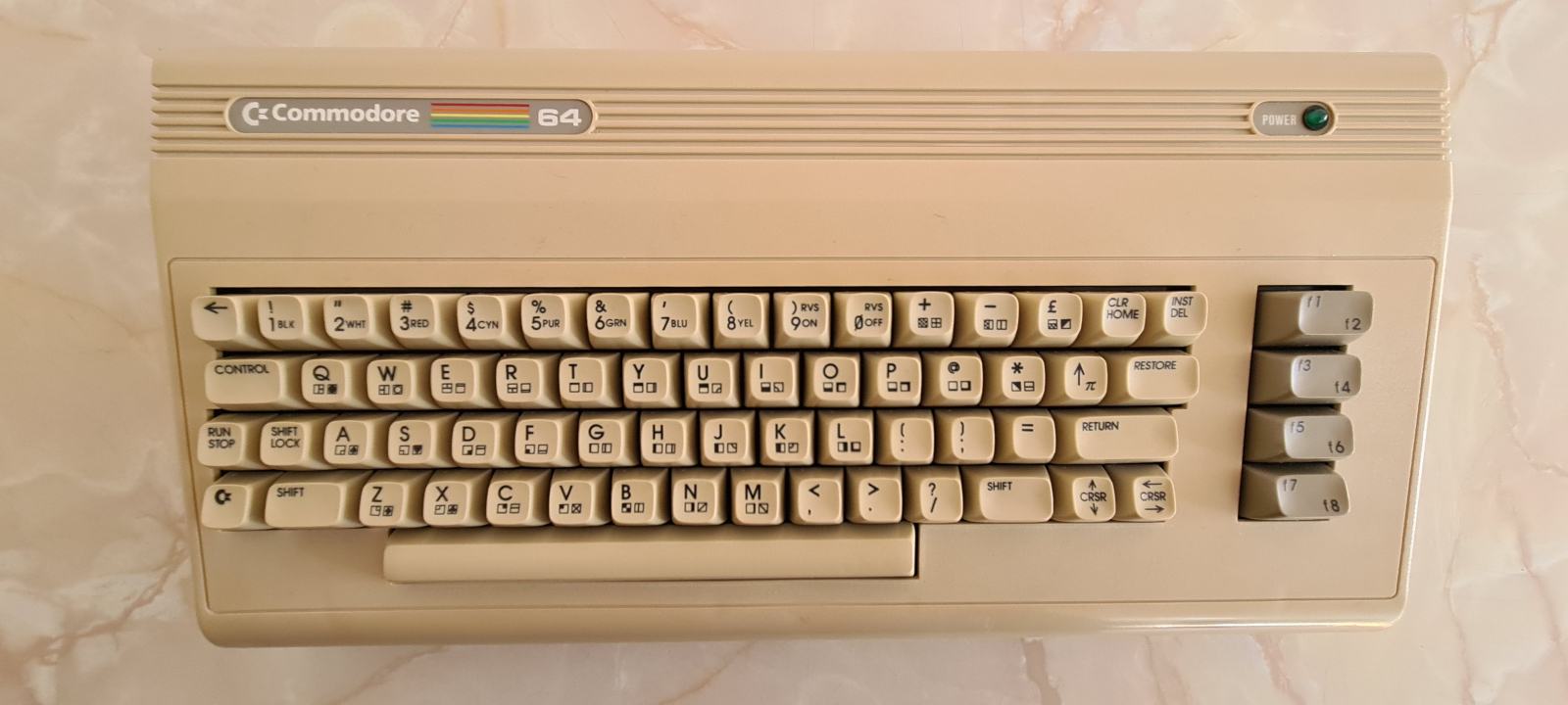 COMMODORE 64G