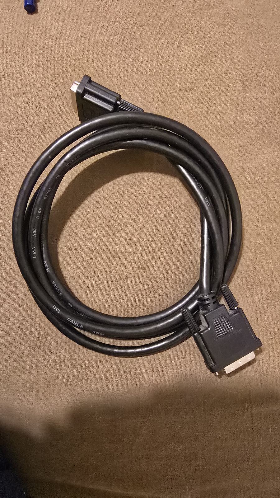 DVI kabel za monitor