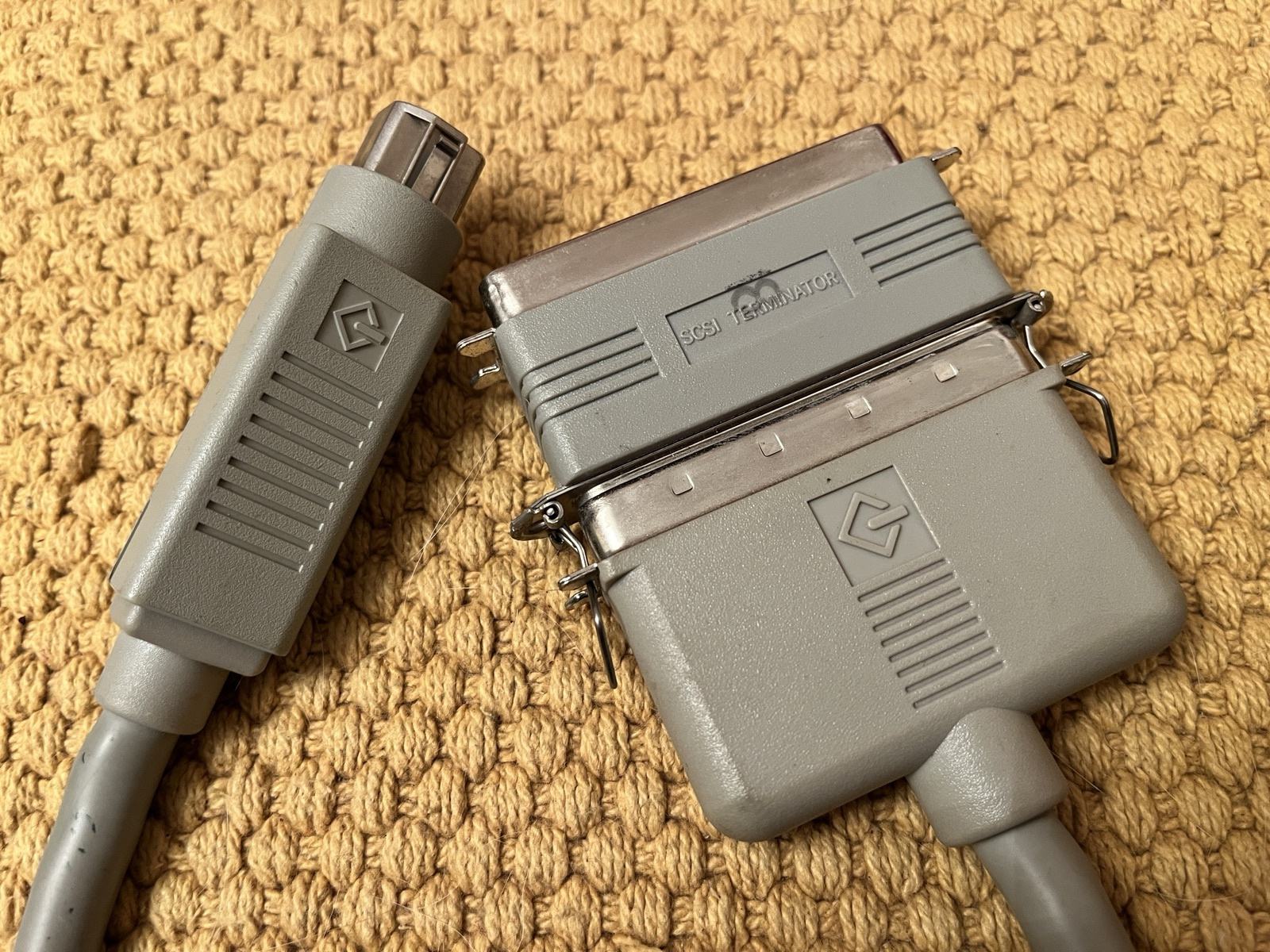 Macintosh scsi kabel i terminator