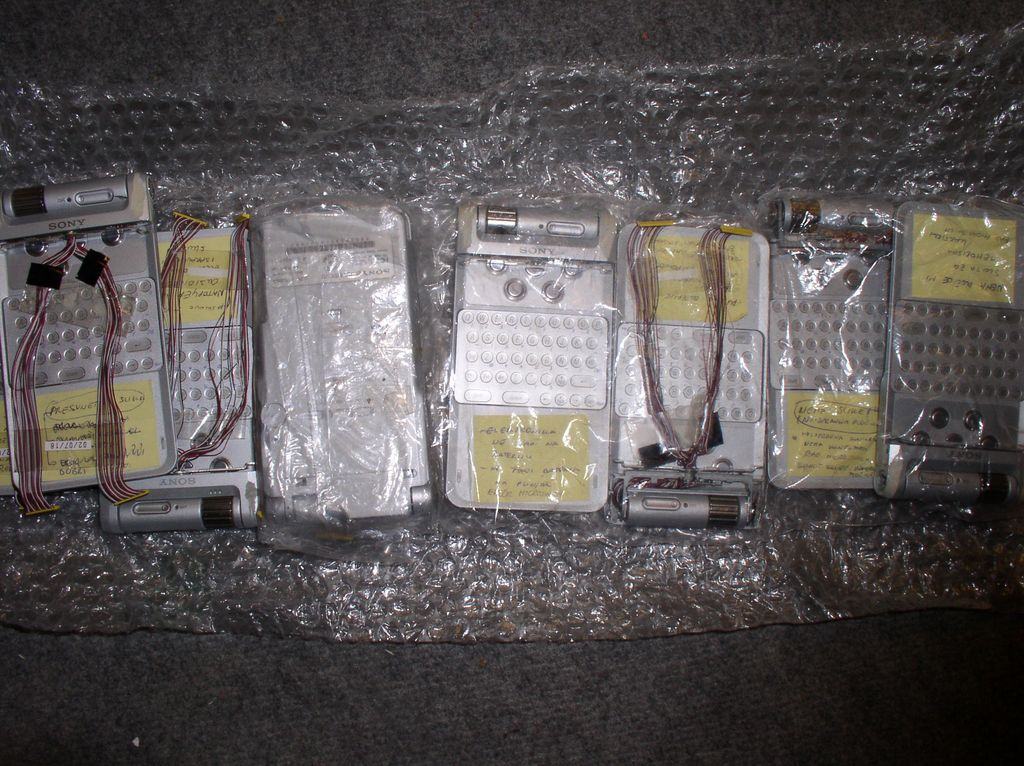 PDA SONY CLIE PEG-NR70V/U - DIJELOVI