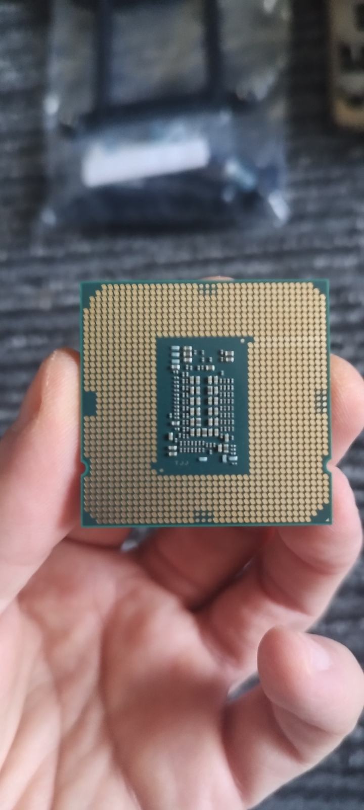 Procesor, RAM, Matična ploča, CPU cooler, SSD