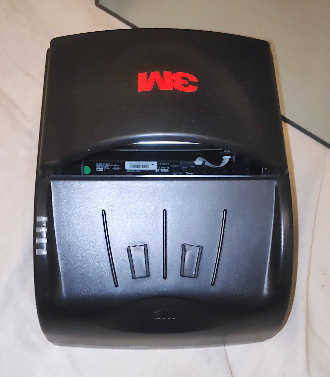 Profesionalni skener za dokumente (ID, putovnica) 3M AT9000 scanner