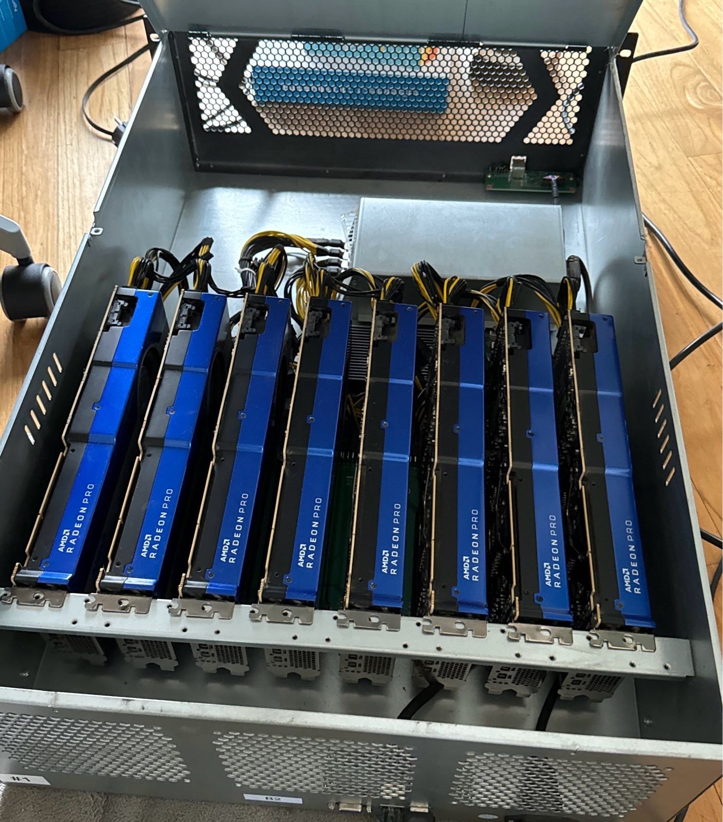 8x Radeon VII Pro 128Gb HBM2 Rig (AI Engine, Deepseek / Mining)