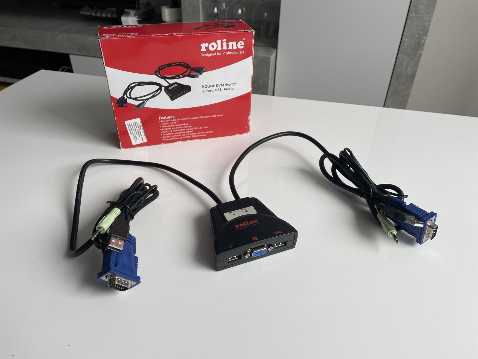 Roline KVM Switch (Preklopnik) - 2 USB/VGA/Audio - 2 Output