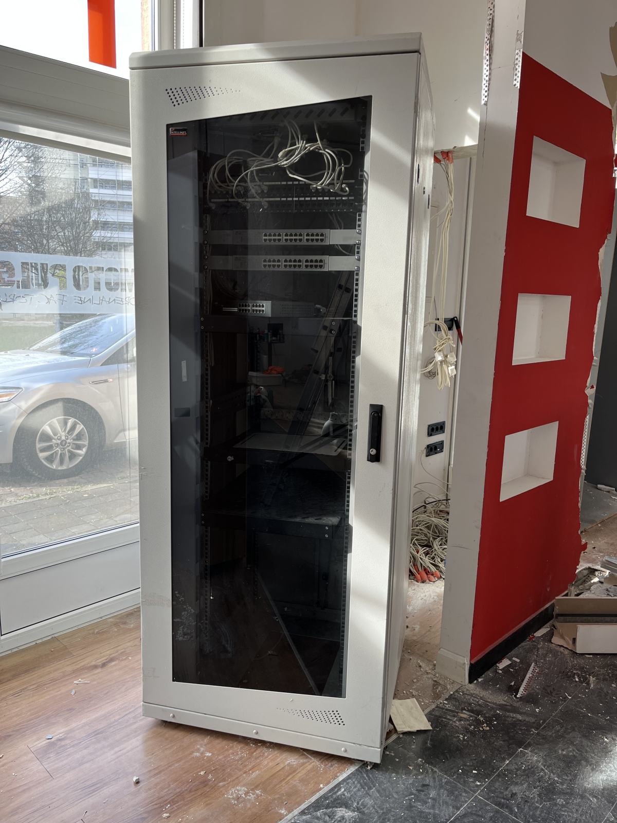 Serverski / mrežni ormar - RACK