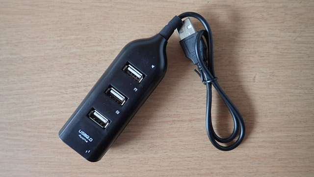 USB HUB razdjelnik 4 ulaza, crni adapter za laptop i PC, NOVO - ZG
