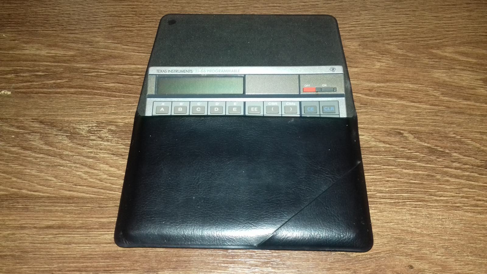 Texas instruments TI-66 kalkulator sa original futrolom - NEISPRAVAN