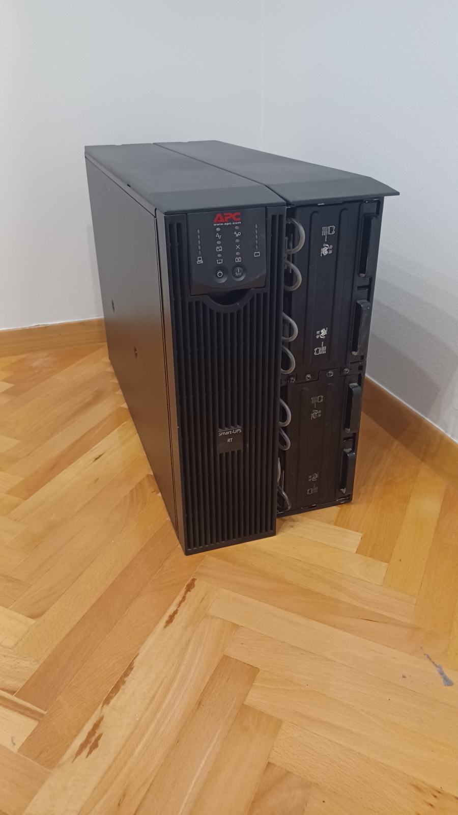 UPS APC Smart RT 10000VA sa ispravnim baterijama