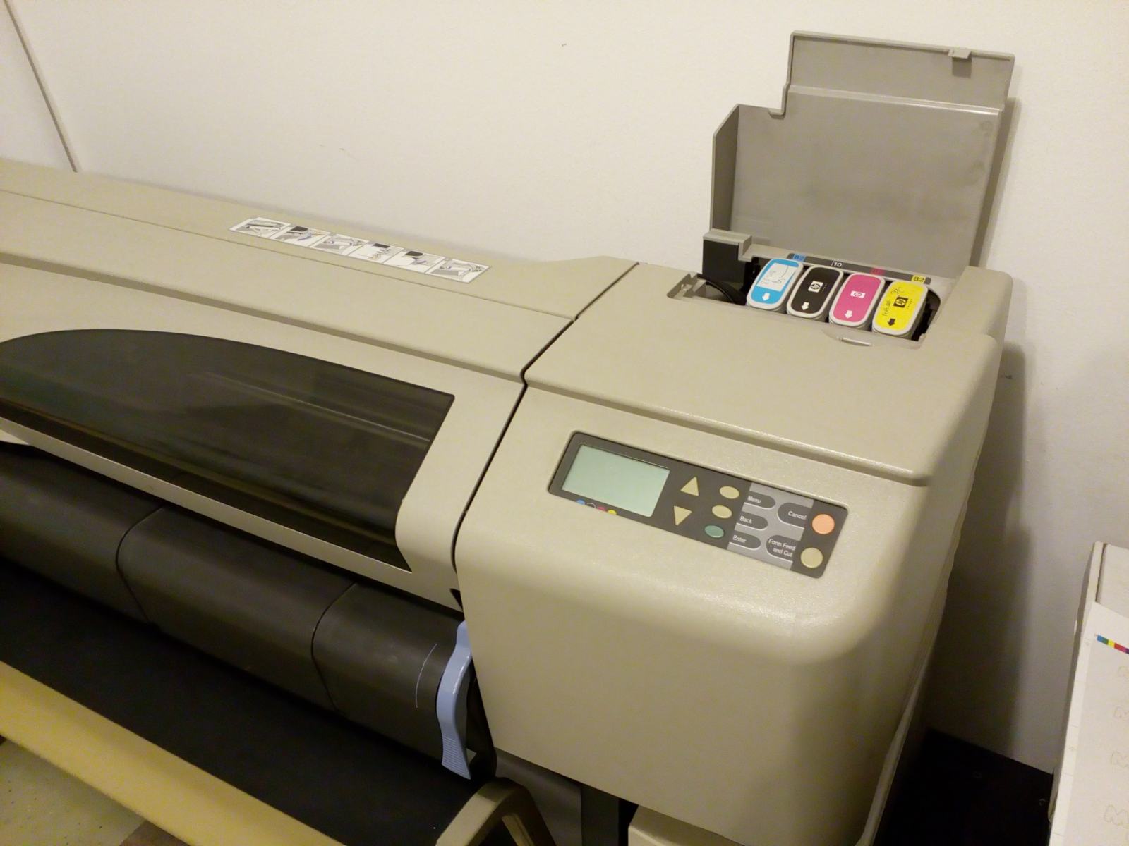 PRODAJEM HP DESIGNJET 500 PS 42 PLOTER