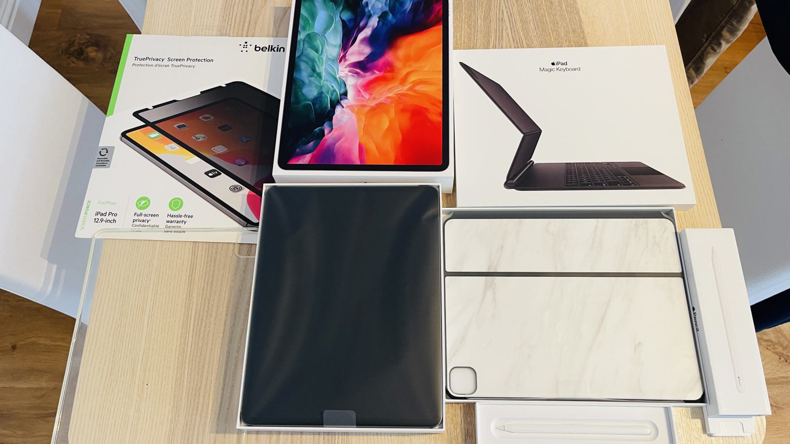 Apple iPad Pro 12,9 4rd Gen. 256GB+Magic Keyboard