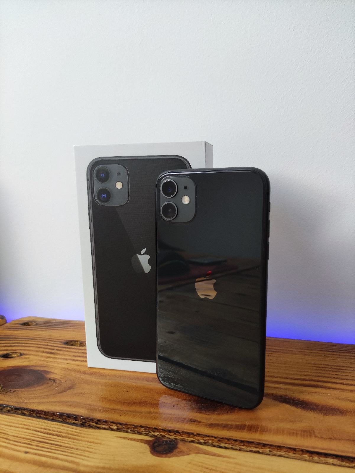 iPhone 11 black 64 GB