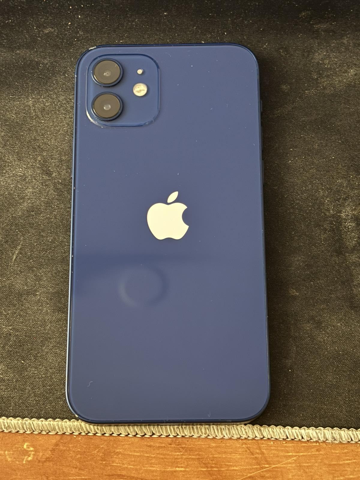 iPhone 12 64GB, 100% baterija, original kutija, račun, jamstvo