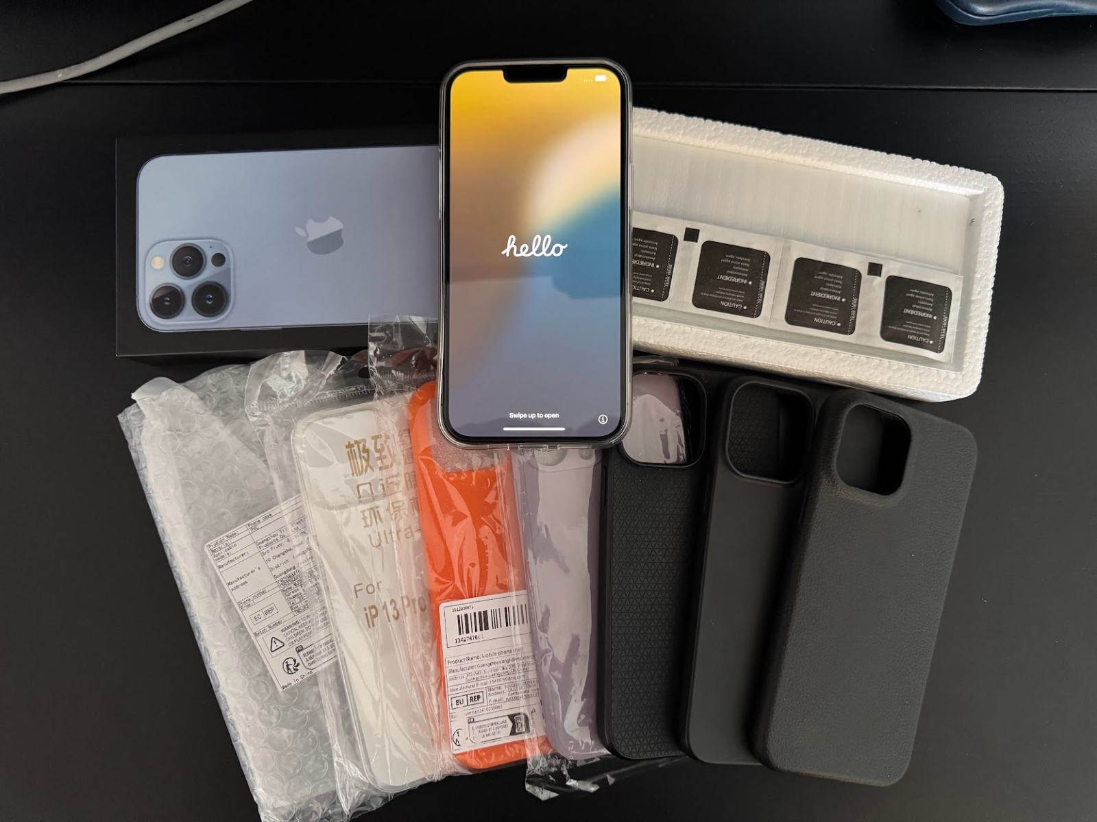 iPhone 13 Pro Max Sierra Blue - Odlično stanje + 7 maskica!