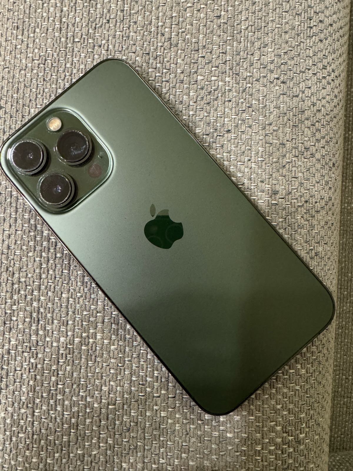 iPhone 13 Pro Alpine Green
