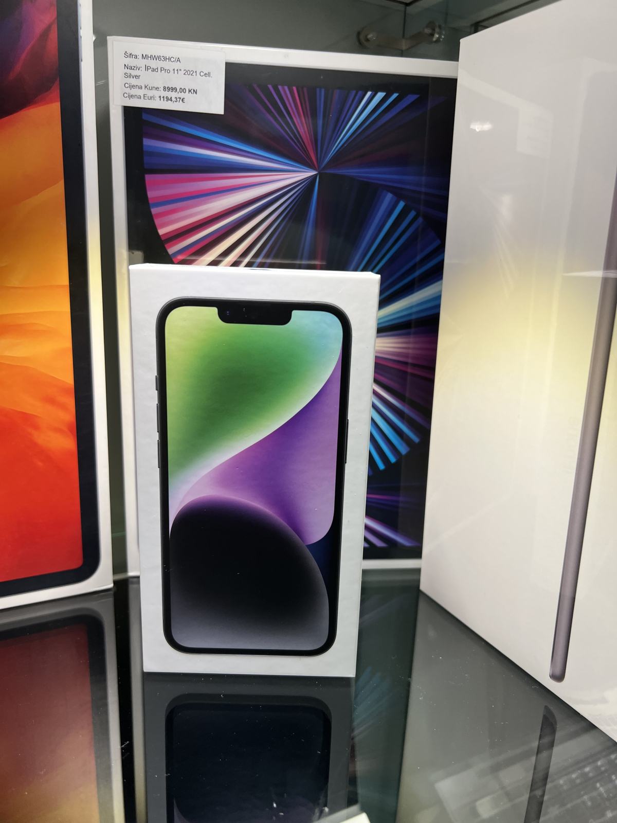 Apple iPhone 14 128GB Midnight 5G Dual Sim NOVO VAKUUM Račun 36 RATA