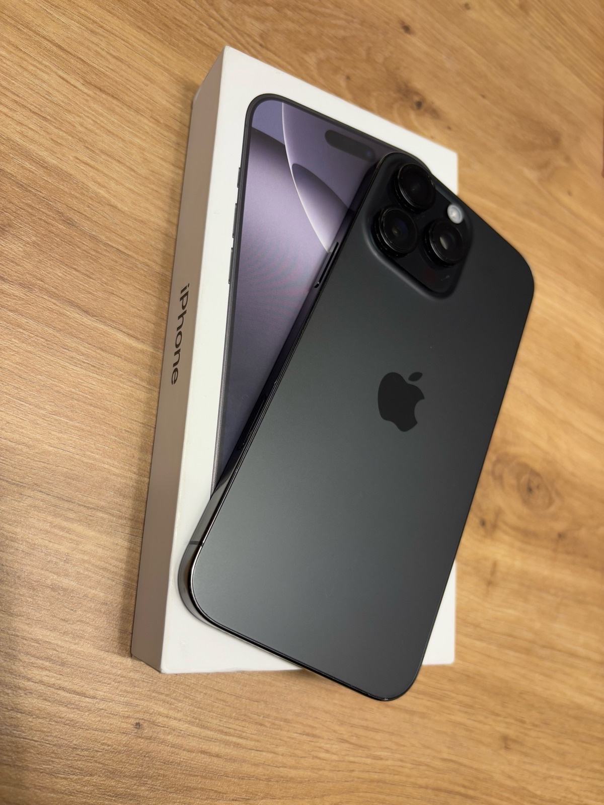 iPhone 16 Pro Max 256Gb Black Titanium 100%Batt