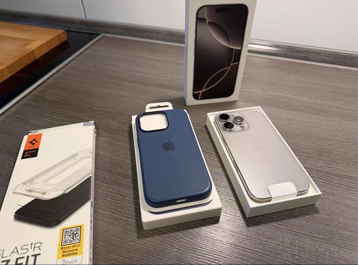 APPLE iPHONE 16 PRO 256GB!!! NOVO!!! + POKLON OPREMA + JAMSTVO