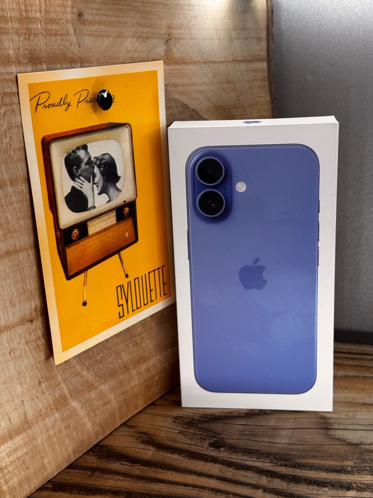iPhone 16 128Gb Ultramarin Novo/Račun