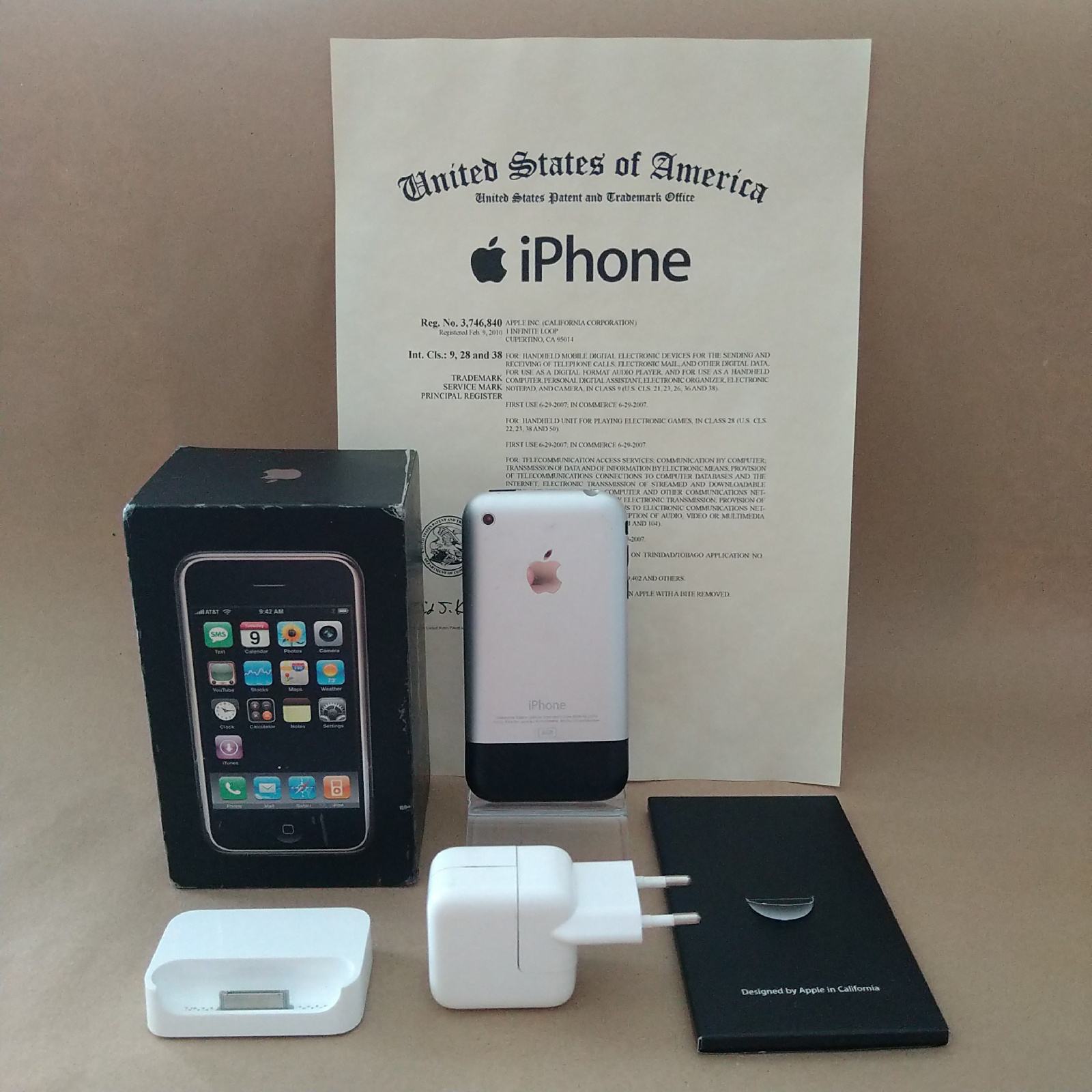 SNIŽENJE! | iPhone 2G • 8GB • A1203 | iPhone Prve Generacije!