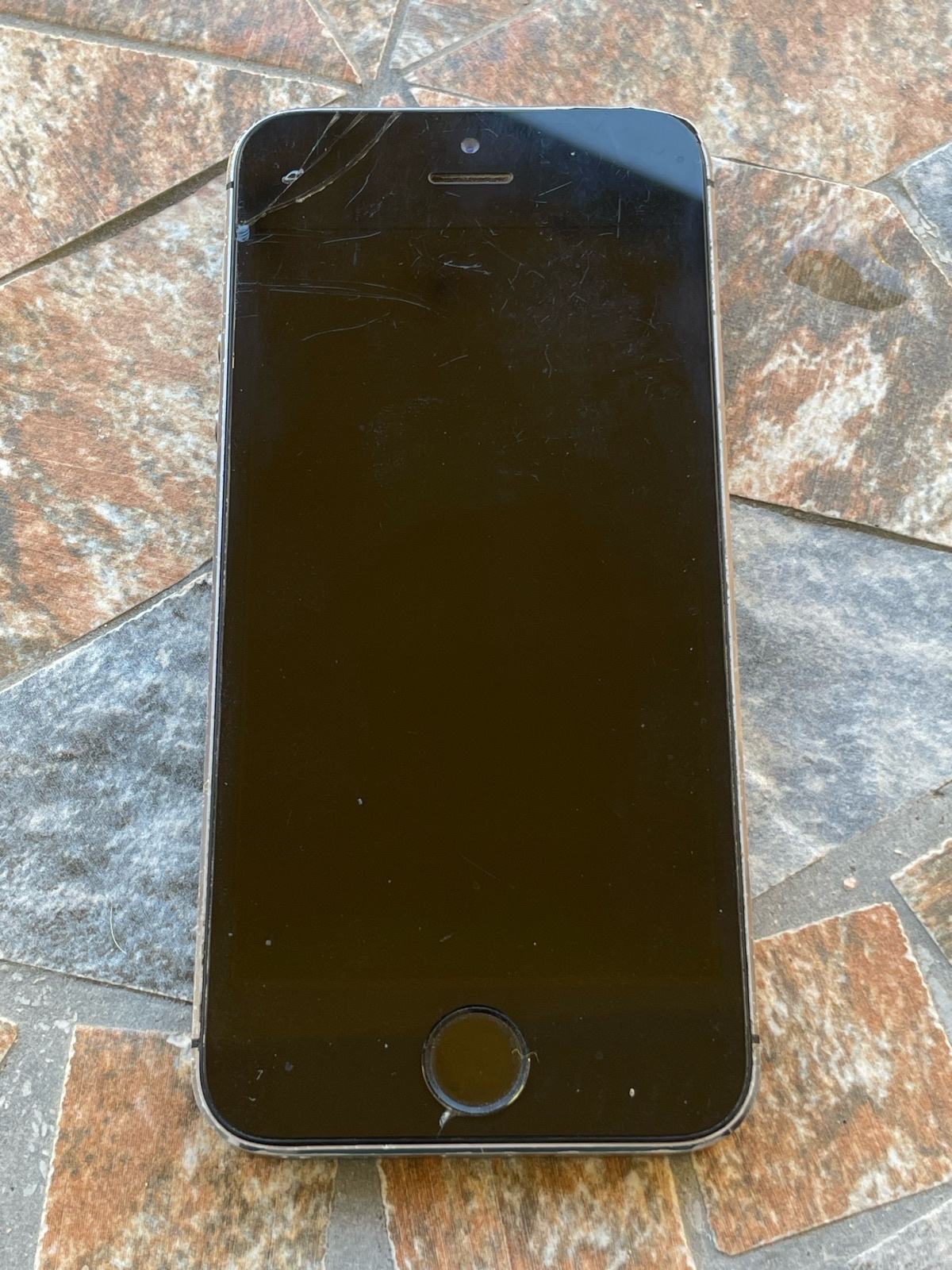 iPhone 5s i iPhone 4 za dijelove