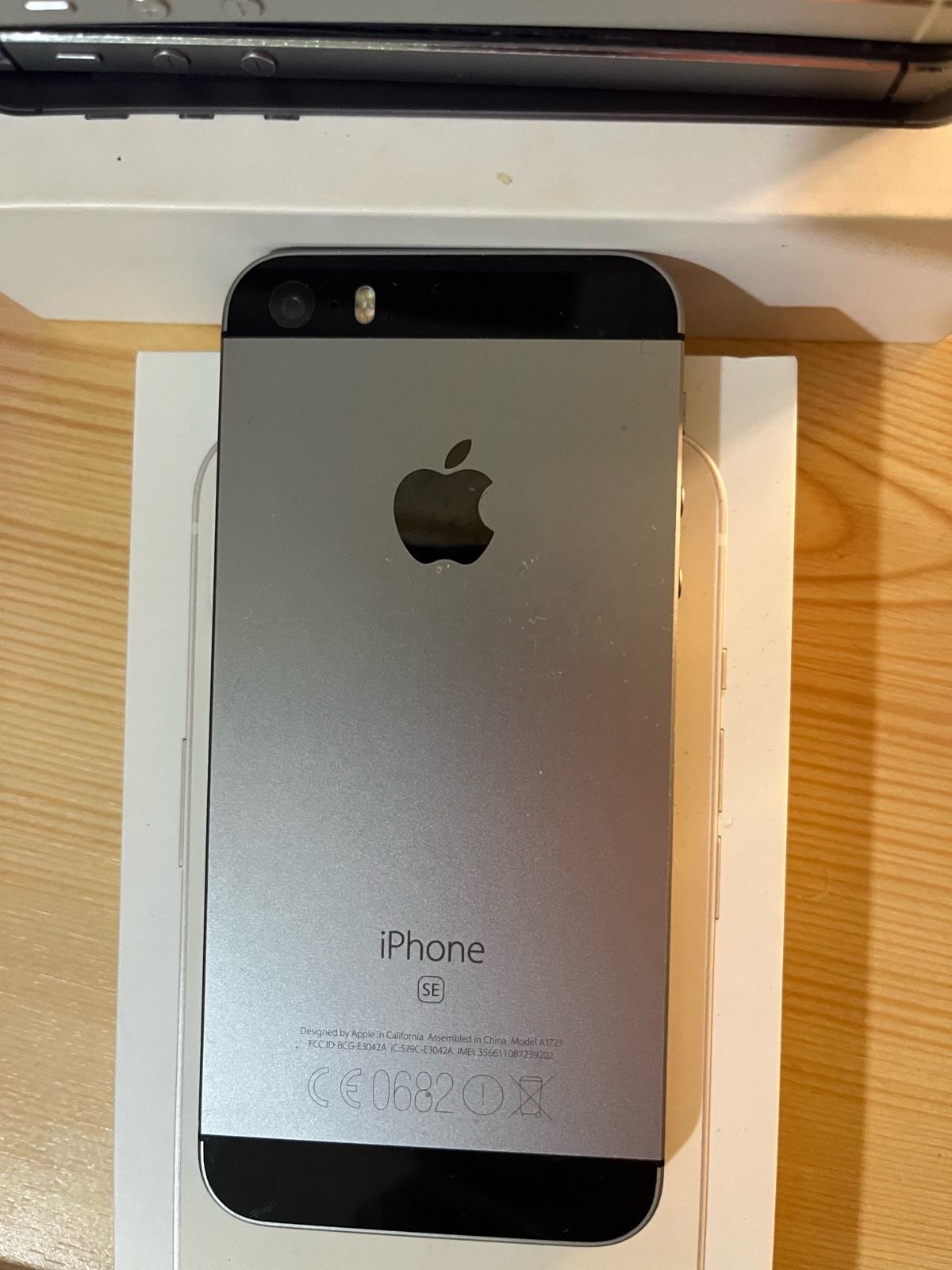 iPhone SE (1st gen)