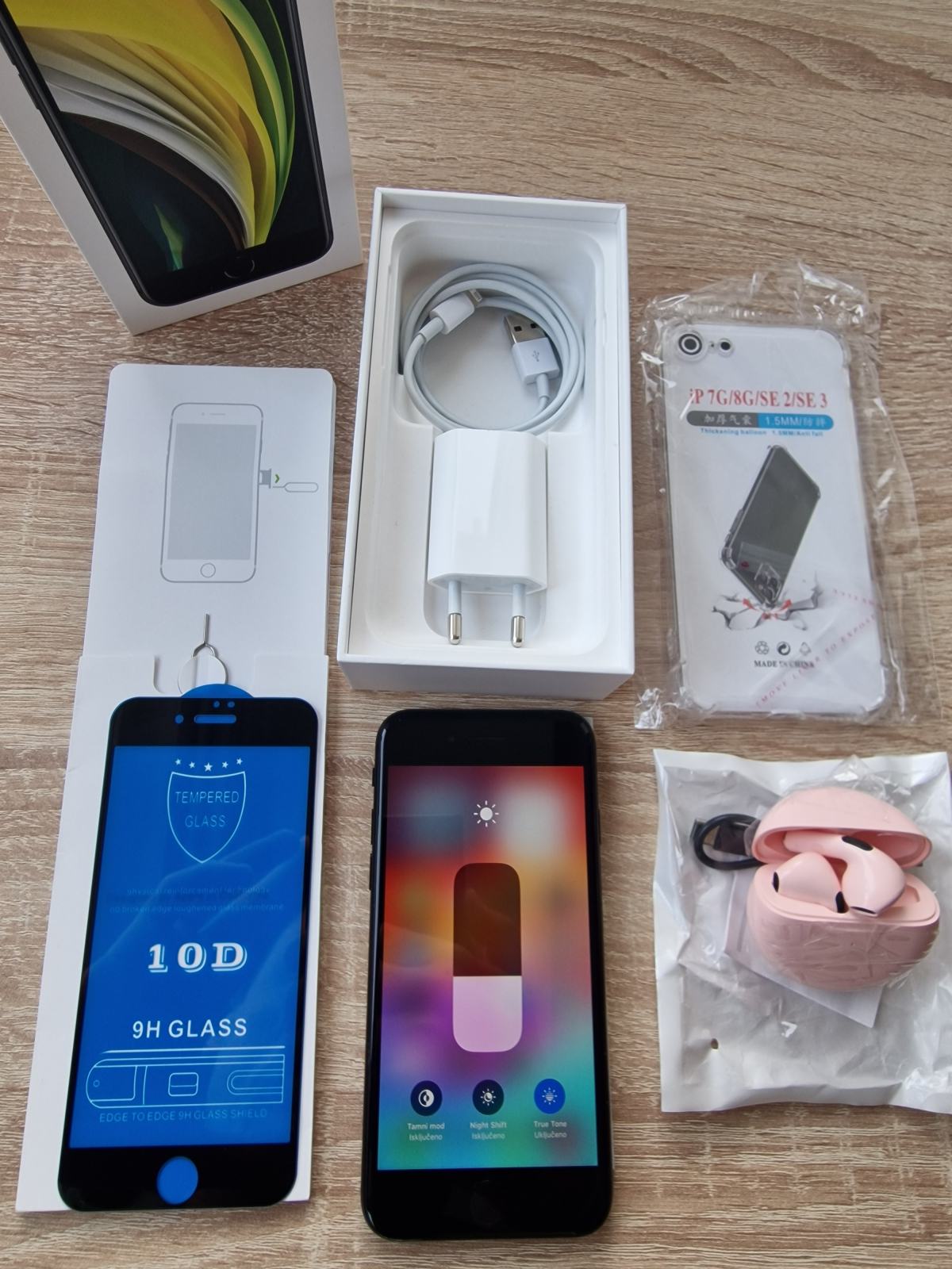 iPhone SE2 128GB, 100% baterija, nove bluetooth slušalice