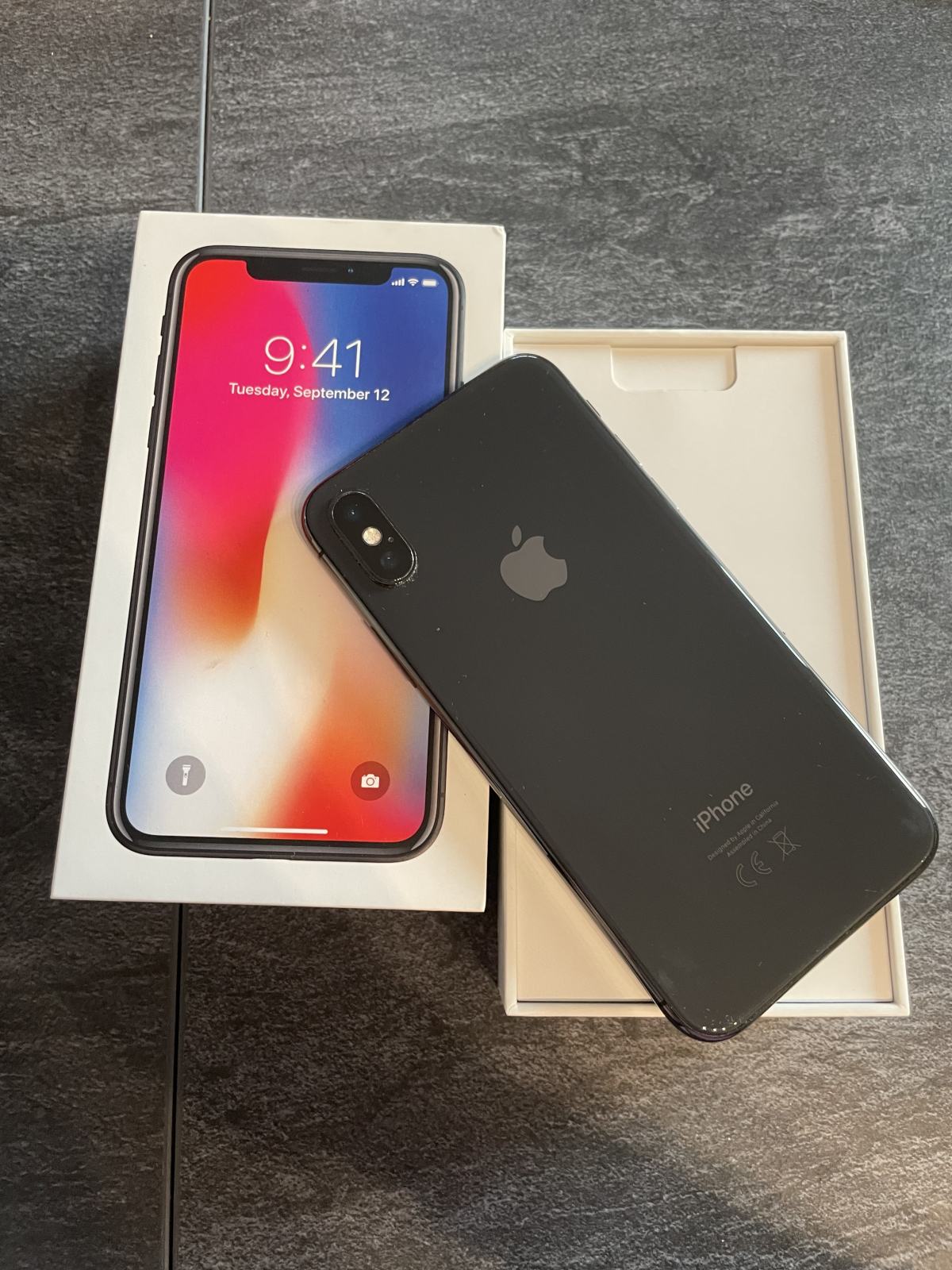 APPLE iPhone X , Space Gray, 256GB, očuvan, oprema