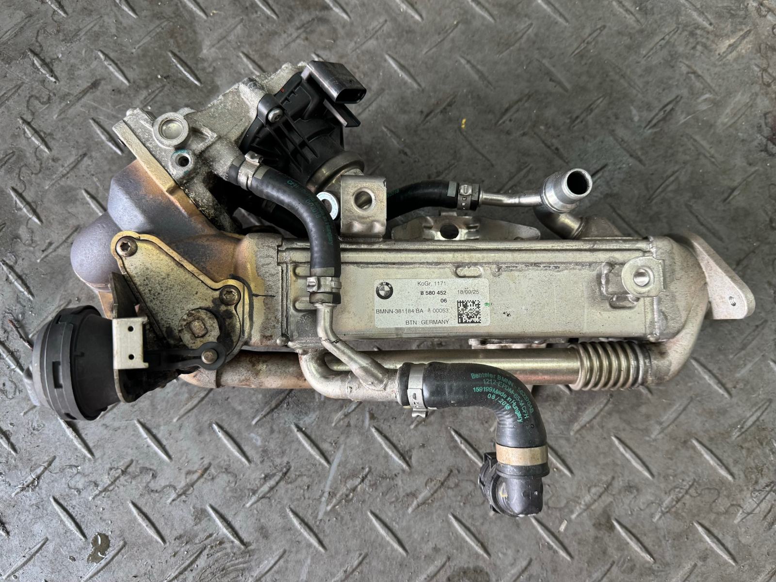 BMW G20 G30 G01 G02 EGR HLADNJAK VENTIL