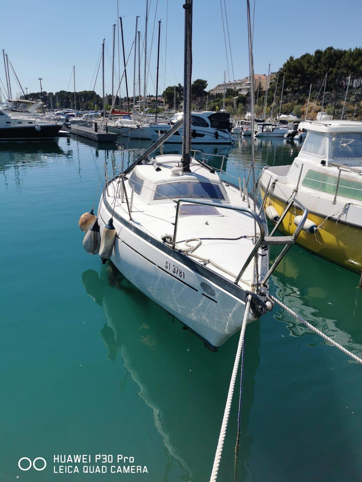 Jedrilica Comet 801 + Elan 401+Yamaha 25