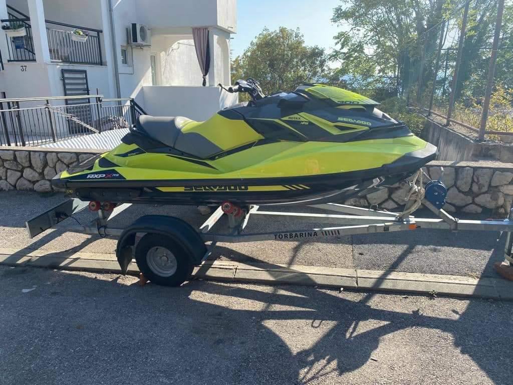 Jet ski Sea Doo RXP-X 300