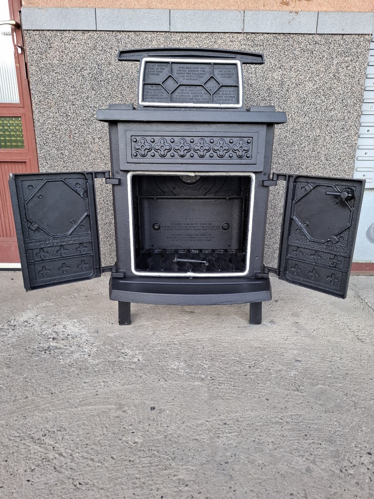 AMITI,AMITY,PEČ,KAMIN,PEČ NA DRVA,GUSANI KAMIN,GUSANA PEČ