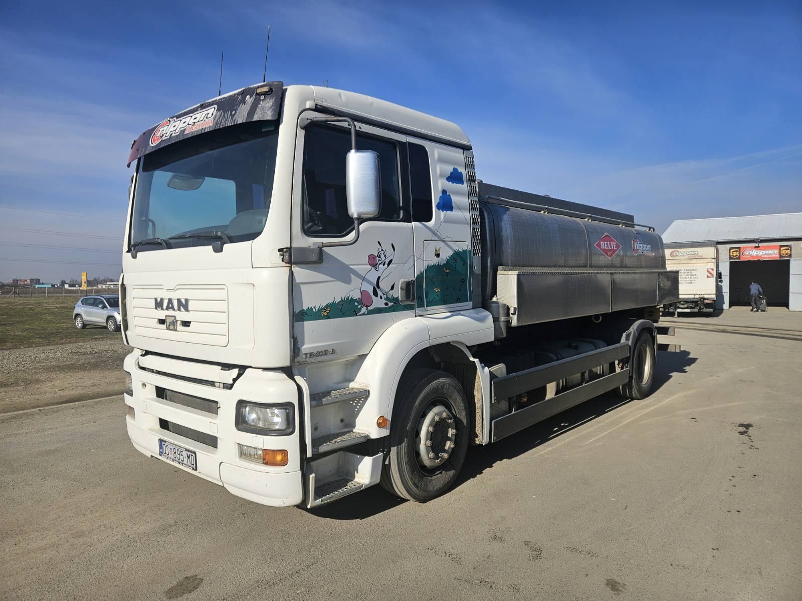 MAN - CISTERNA ZA PRIJEVOZ VODE I MLIJEKA - REGISTRIRANA 7/24, 2001 god.