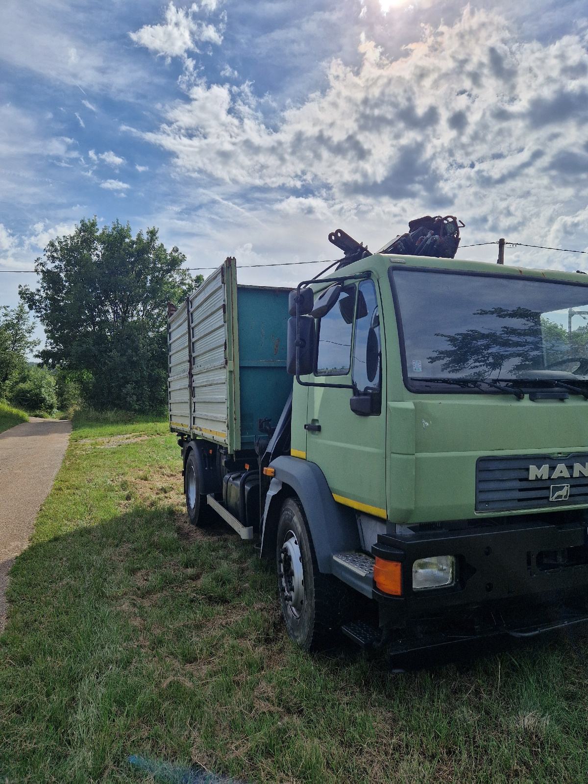 Kamion MAN M2000, 2004 god.