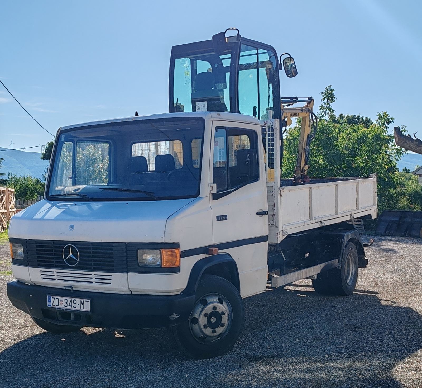Mercedes 811 6000€ fixno pali vozi, 1990 god.